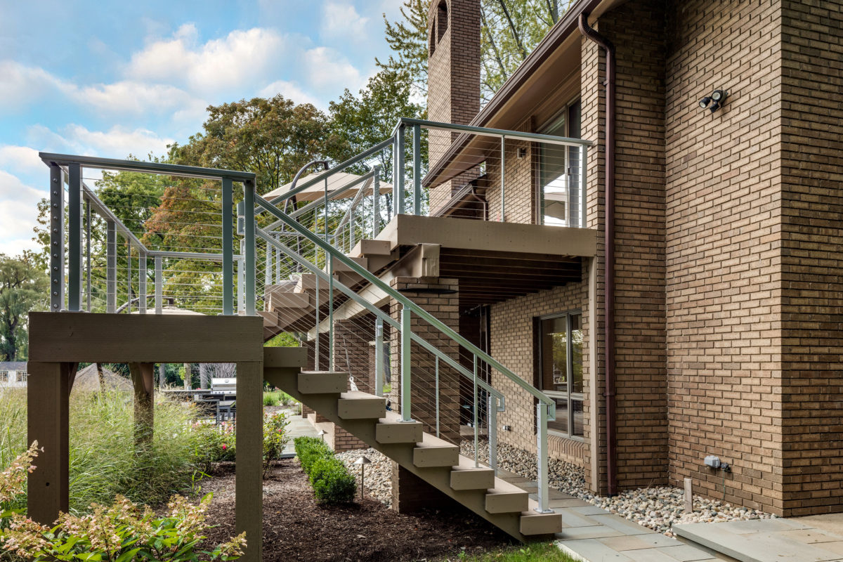 Outdoor stairs side view - Mark Adler Custom Homes